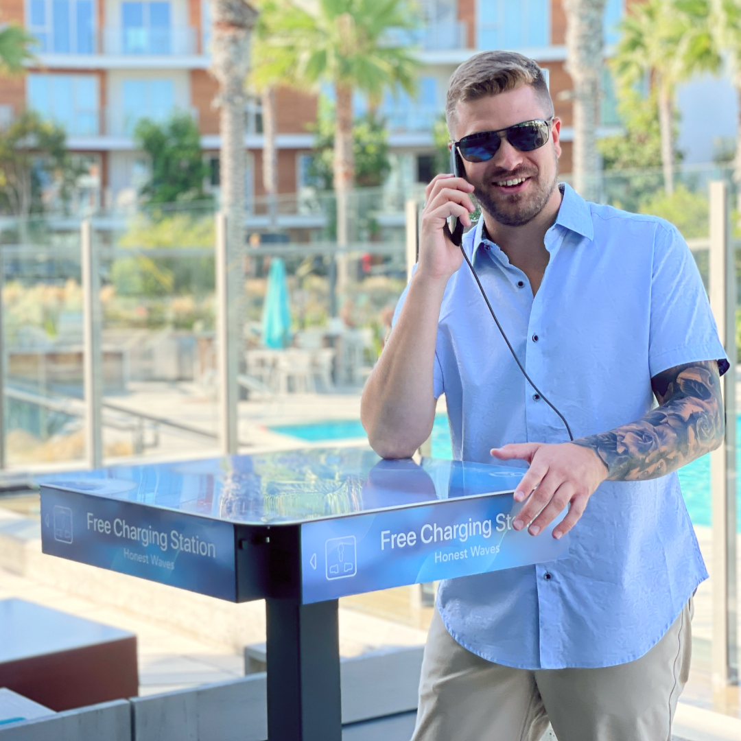 Rental ChargingTable Pro 9 Point - Wireless & Customizeable